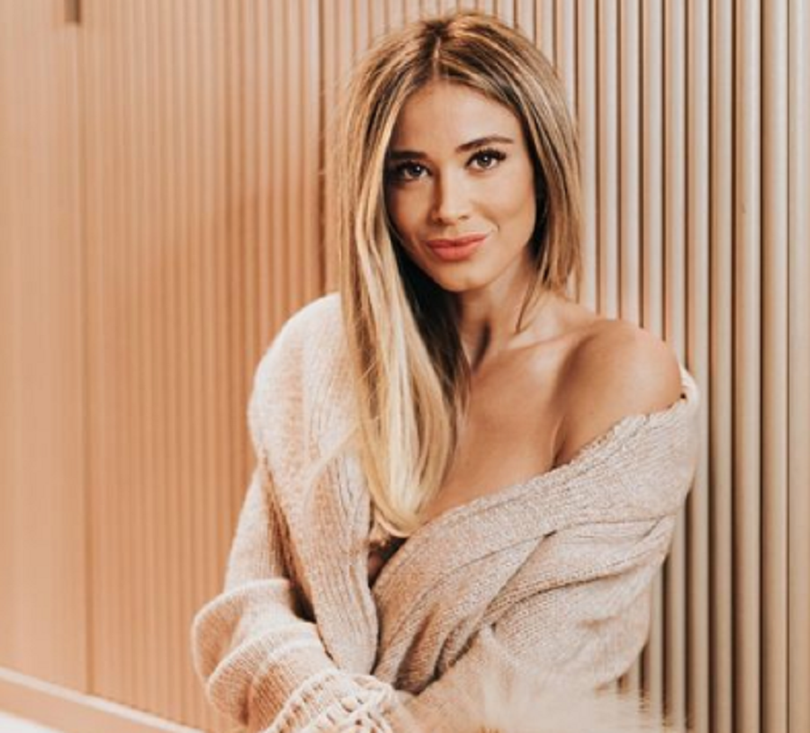 "MAMMA MIA" Dileta obukla dresove Barselone i Reala, koji joj bolje stoji? (FOTO) - MaxBet Sport